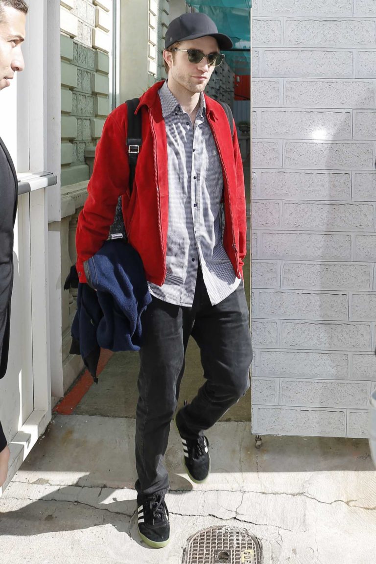 Robert Pattinson – Celebrity Wiki -> onceleb.wiki