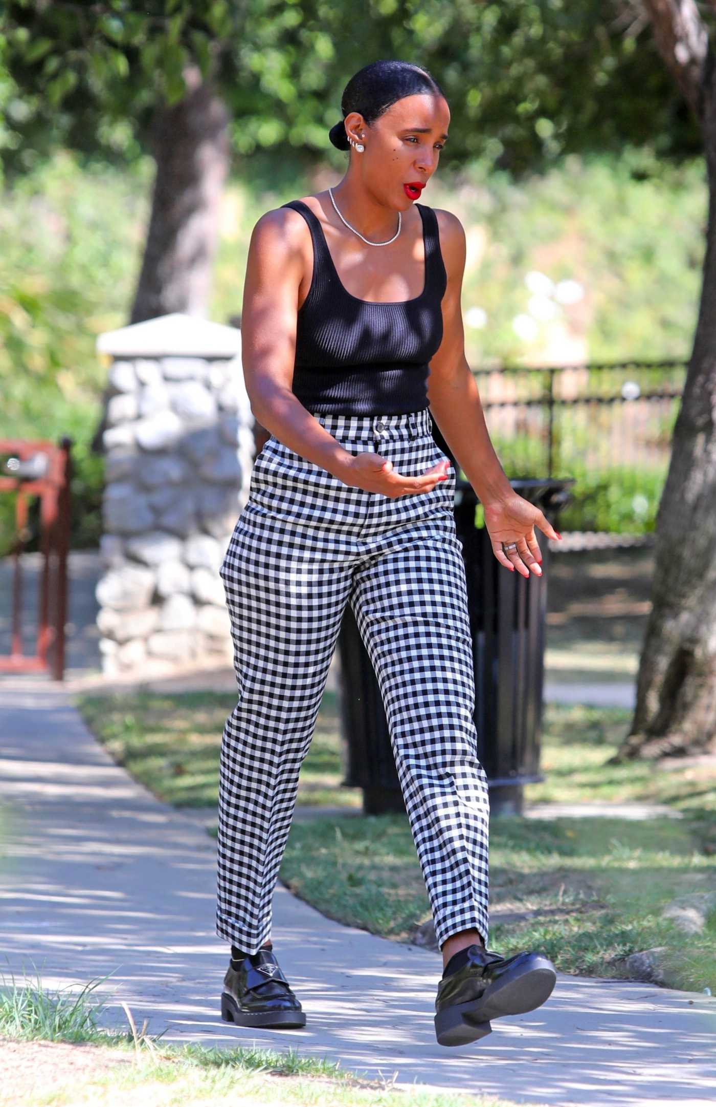 Kelly Rowland in a White Shorts Was Seen Out in West Hollywood 08/12 ...
