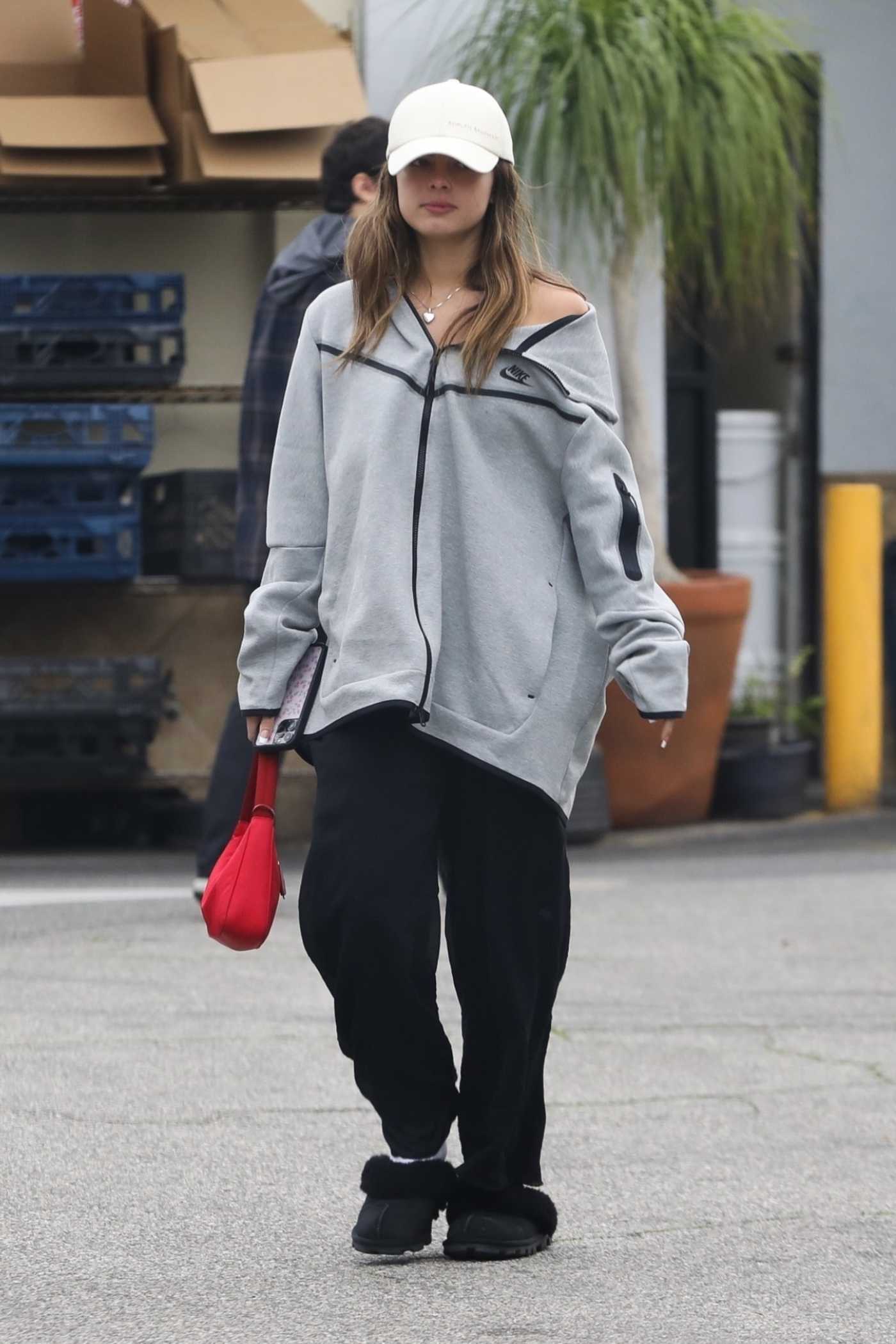 Addison Rae in a White Top Was Seen Out in Los Angeles 03/21/2021 ...